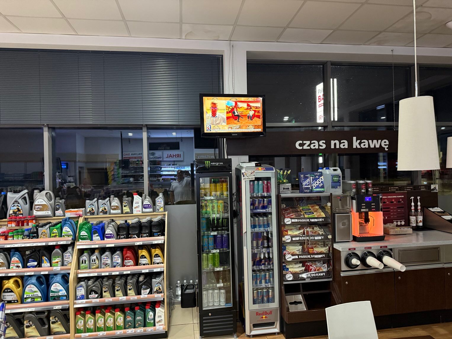 Robisz zakupy? Tankujesz paliwo? Jesz obiad? Pokaż wszystkim, że nas tam oglądają! Zrób zdjęcie ...